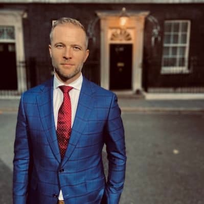 Ian Lee CBS News Bio, Age, Height, Wife, Salary, and Net Worth